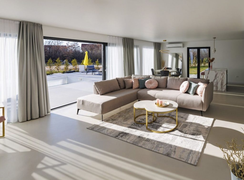 DECORATING WITH MICROCEMENT: THE TREND THAT IS HERE TO STAY - CEMHER